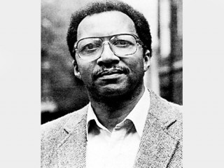 Walter Myers biography, birth date, birth place and pictures